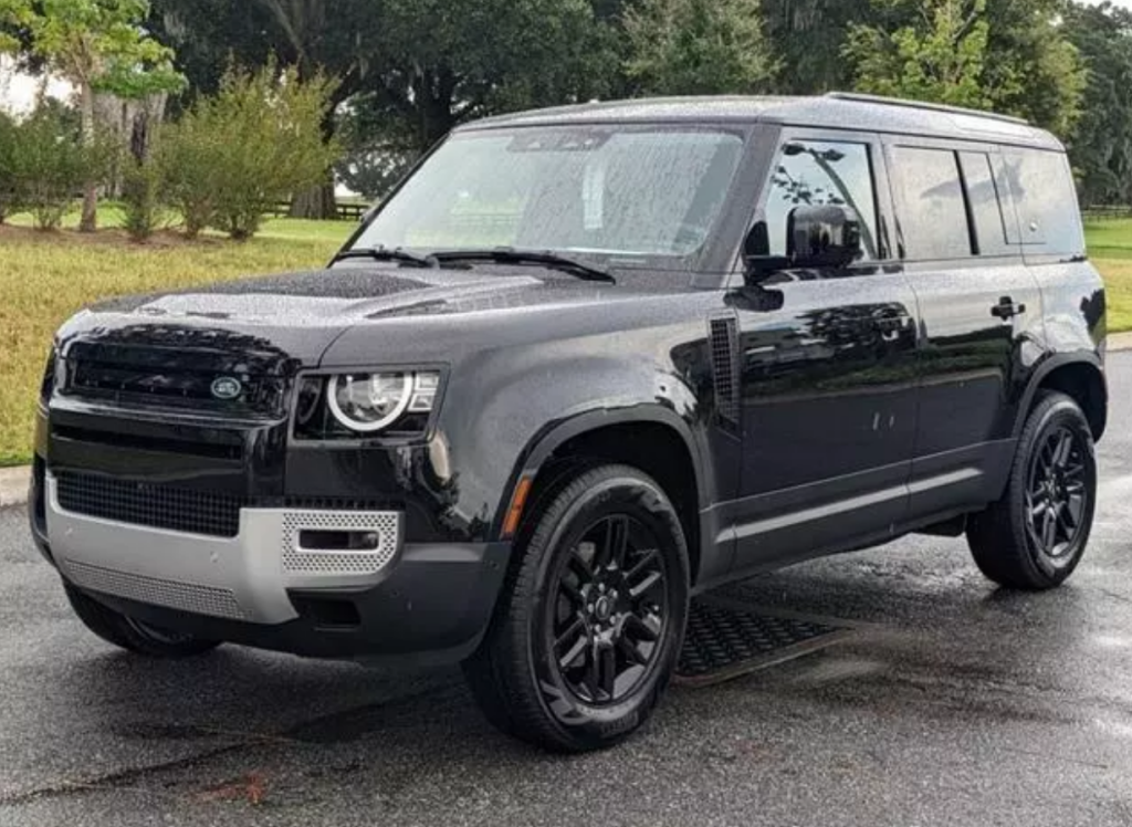 2023 Land Rover Defender 110 S - UCES MOTORS