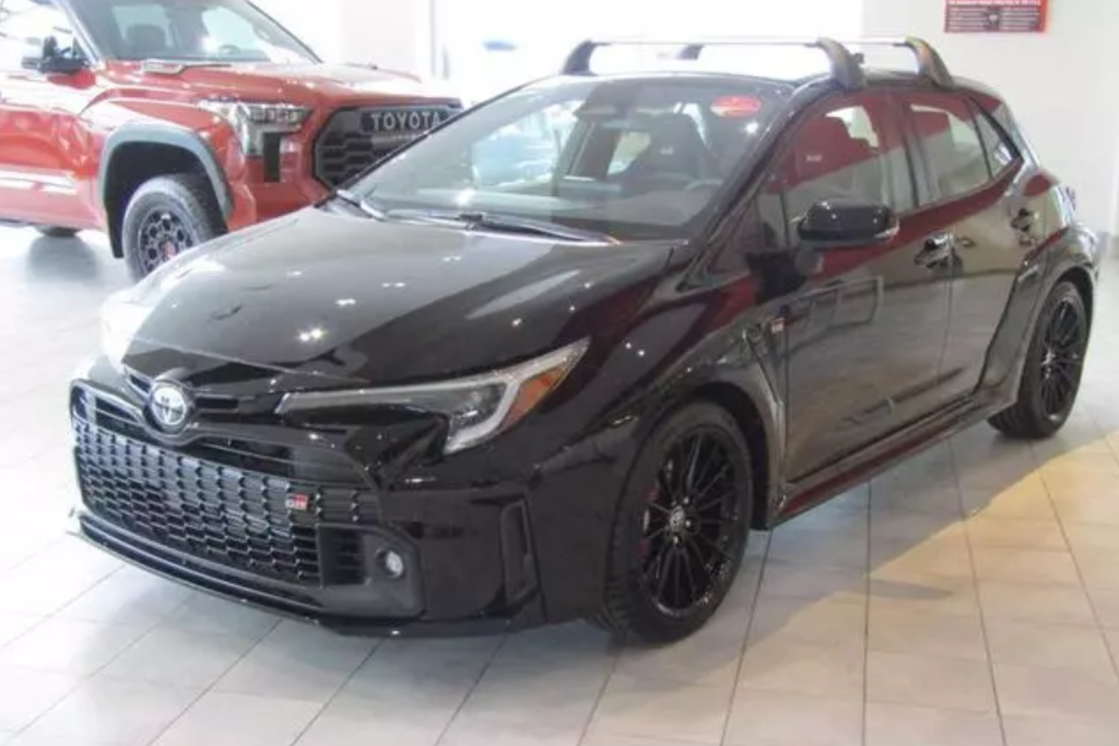 2024 Toyota GR Corolla Core - UCES MOTORS